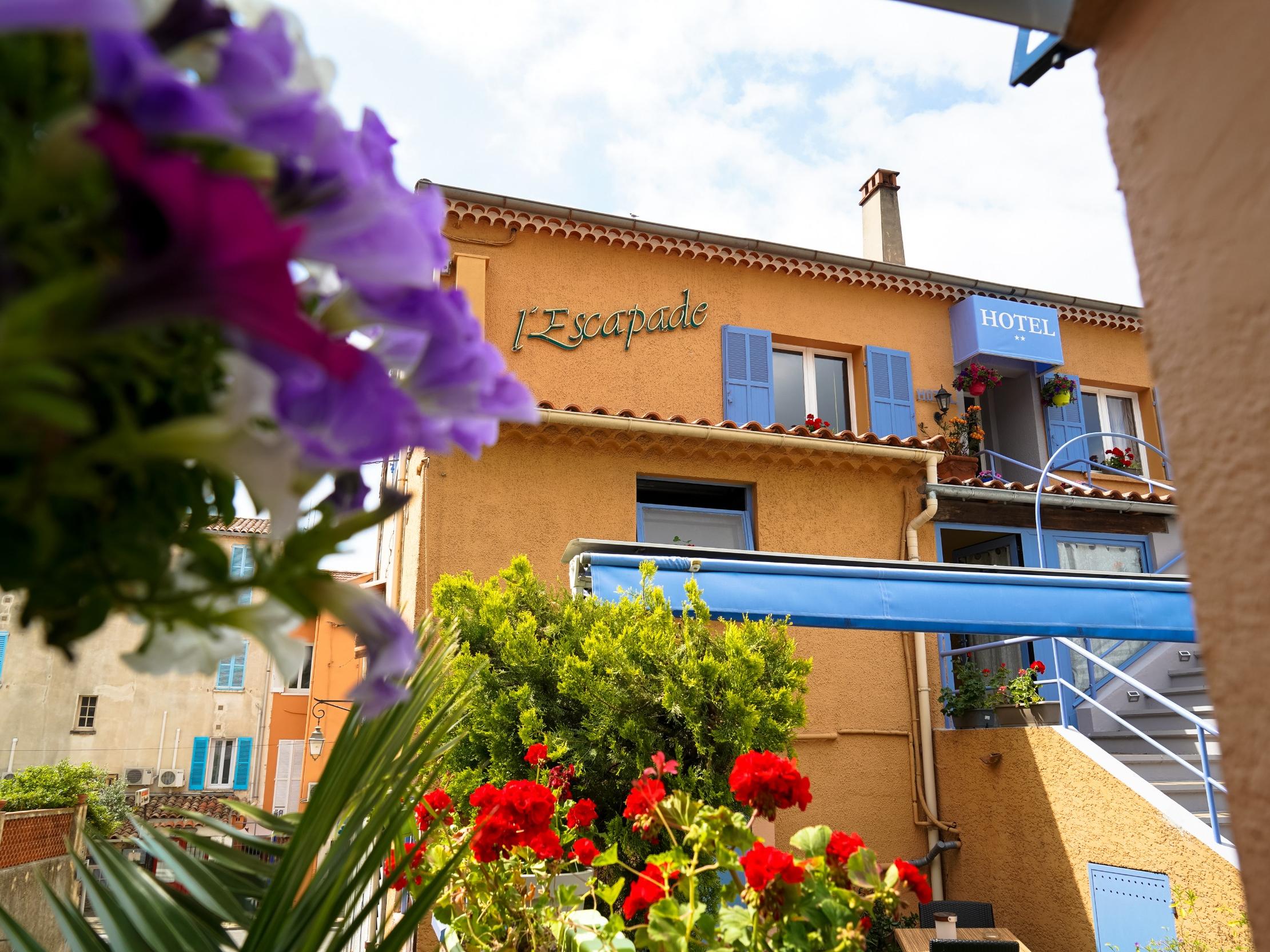 Logis Hôtel l'Escapade, Hôtel Logis LE LAVANDOU, séjour Provence Alpes ...